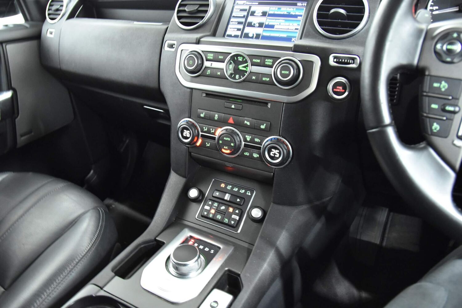 Used LAND ROVER DISCOVERY 4 2014 Black in Cardiff, South Wales ...