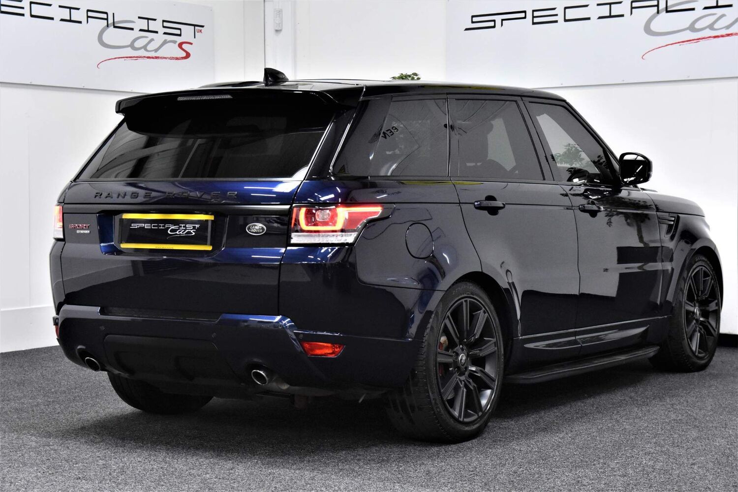 Used LAND ROVER RANGE ROVER SPORT 2017 Blue in Cardiff, South Wales ...