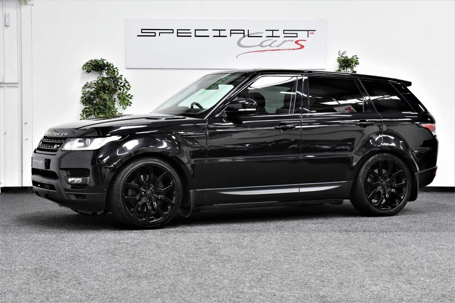 Used LAND ROVER RANGE ROVER SPORT 2015 Black in Cardiff, South Wales ...